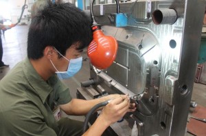 An International Team of 80 Uses SOLIDWORKS to Design Lifesaving ...