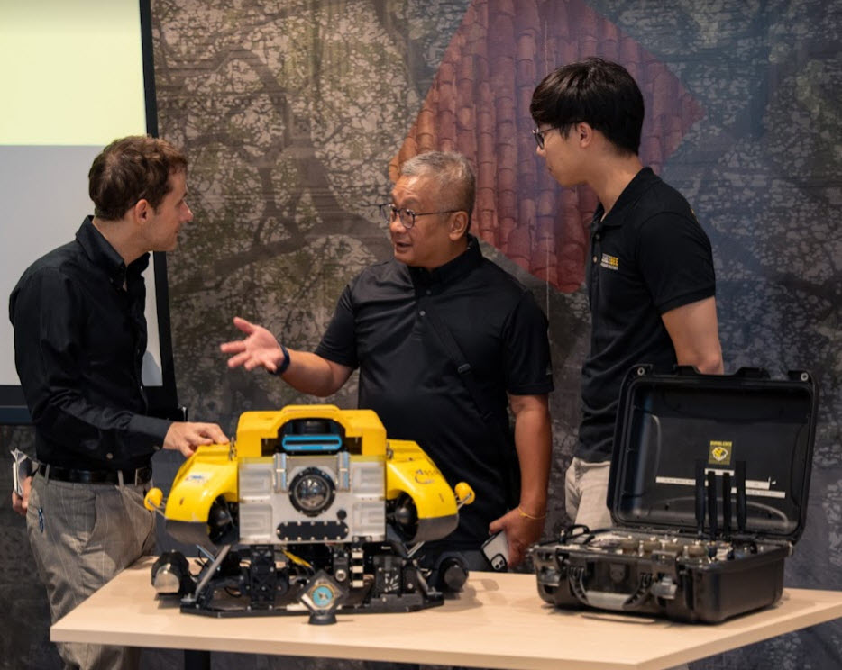 National University of Singapore Team Bumblebee Engineering Autonomous Systems of the Future