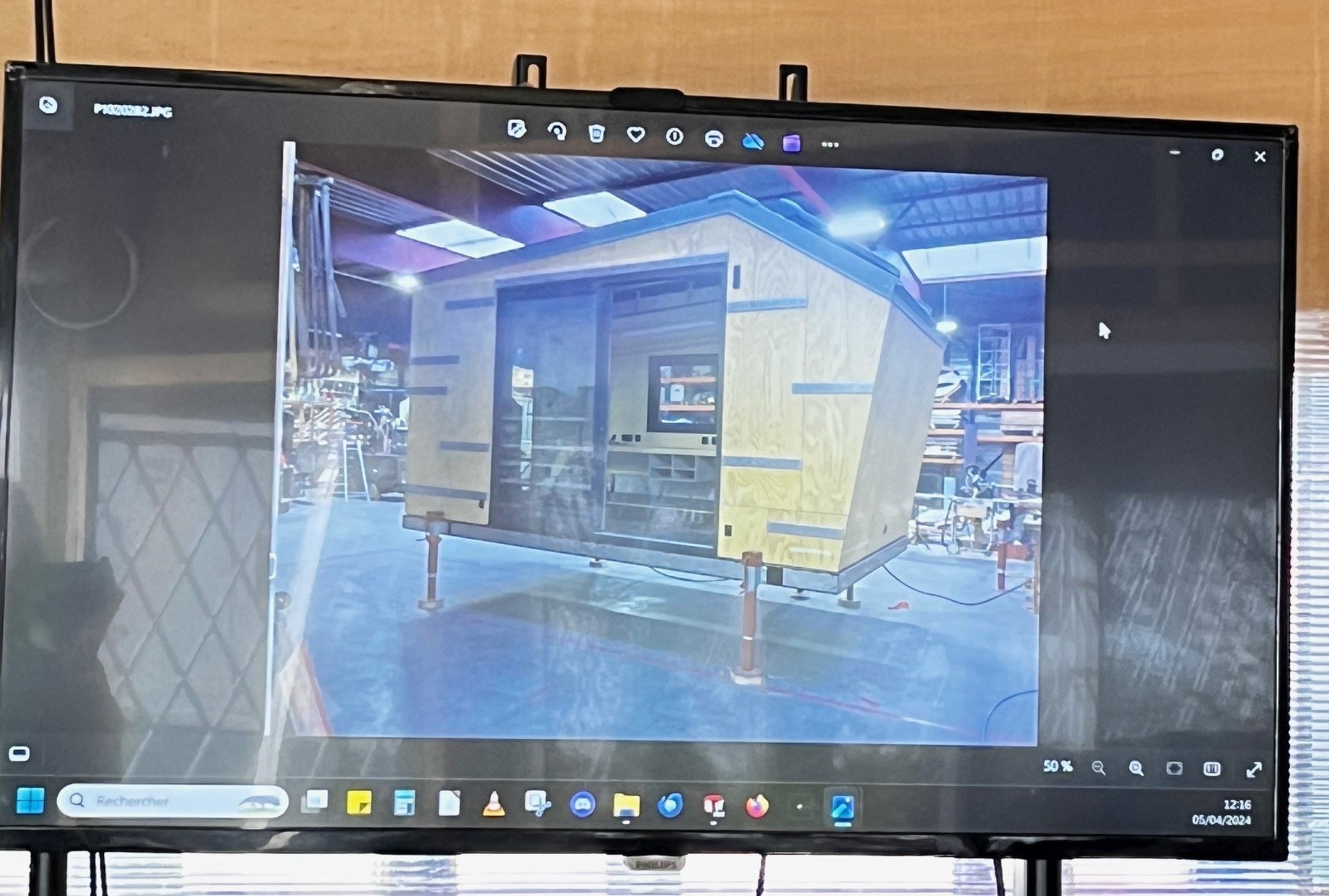 KXKM (KompleX KapharnaüM) - Explore the City Looking for an Urban Being